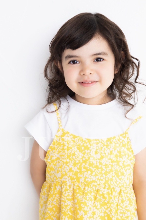 リナ ルーカス(Lina Lucas)のモデル情報 - 外国人・ハーフモデル事務所JUNESMODELS