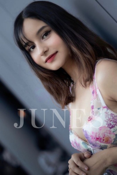 チューリップ エイチ(Tulip H) - 外国人・ハーフモデル事務所JUNESMODELS